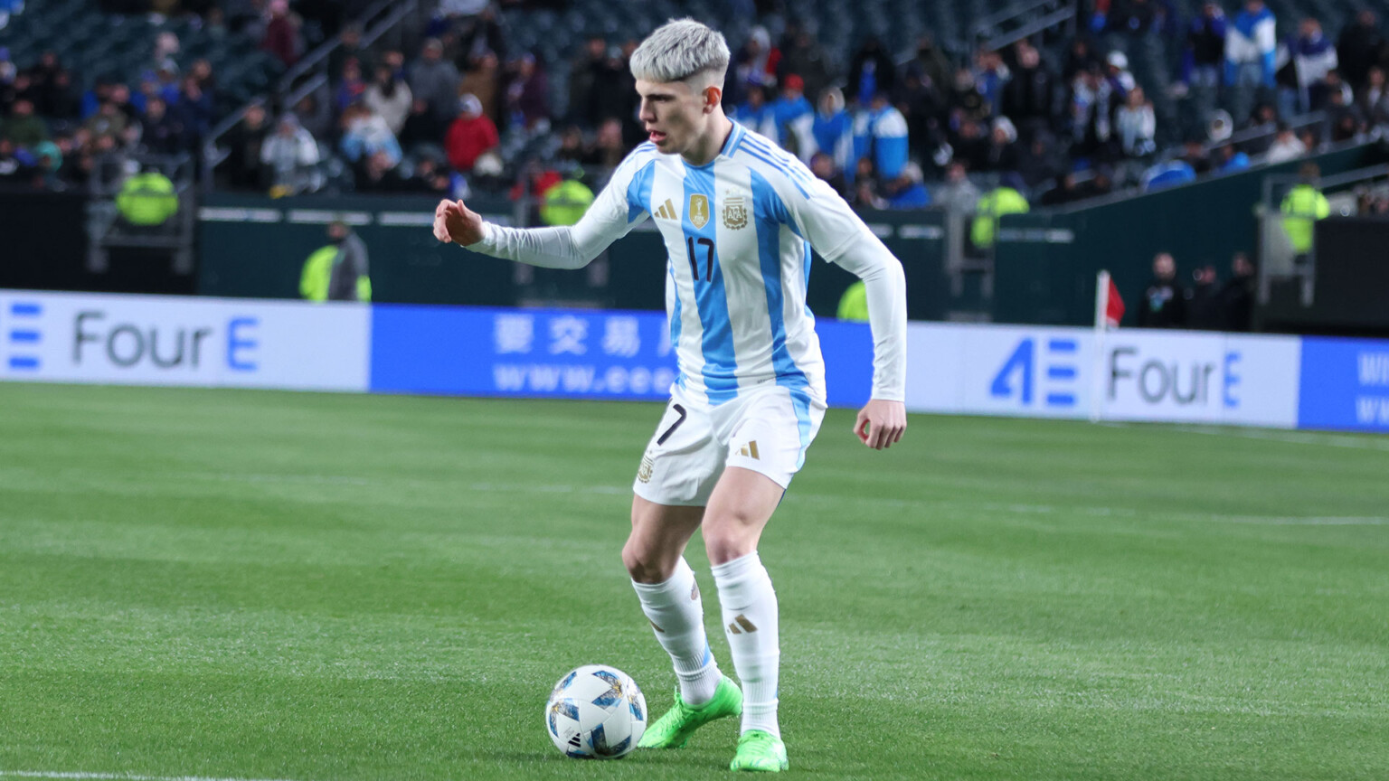Garnacho, el «Bichito» que eligió a la Argentina de Messi