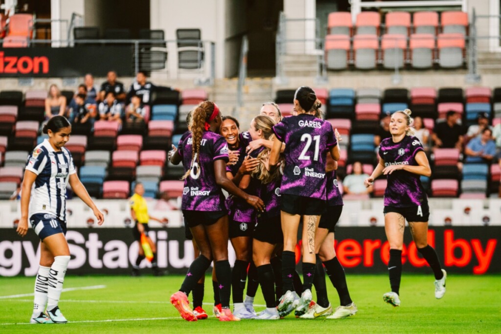 Houston Dash vence 4-0 a Rayadas de Monterrey