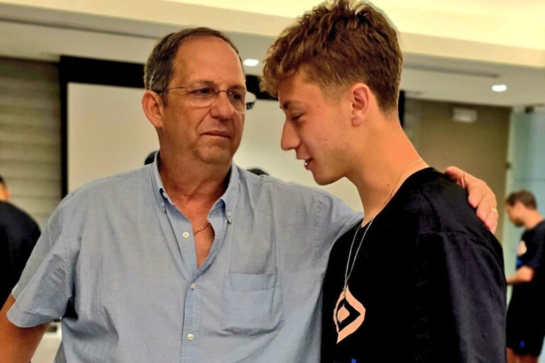 El Salvador se prepara en cancha sintética ya con Nathan Ordaz